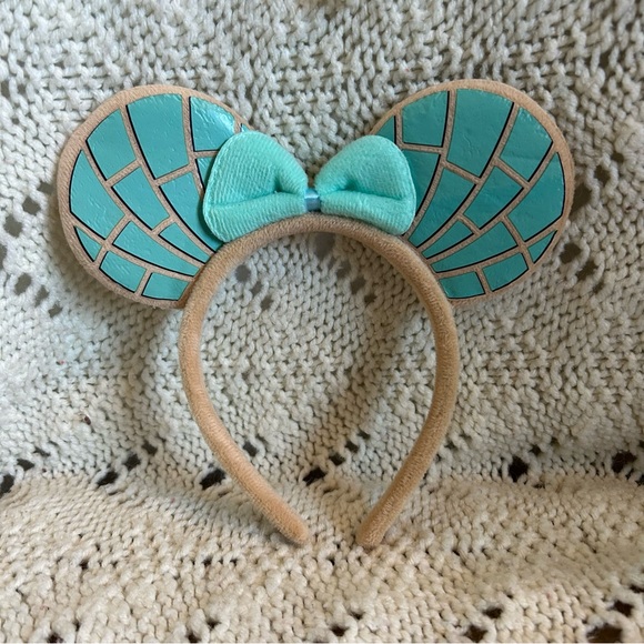 Disney | Accessories | Girls Minnie Mouse Ears Mexican Concha Mexican ...